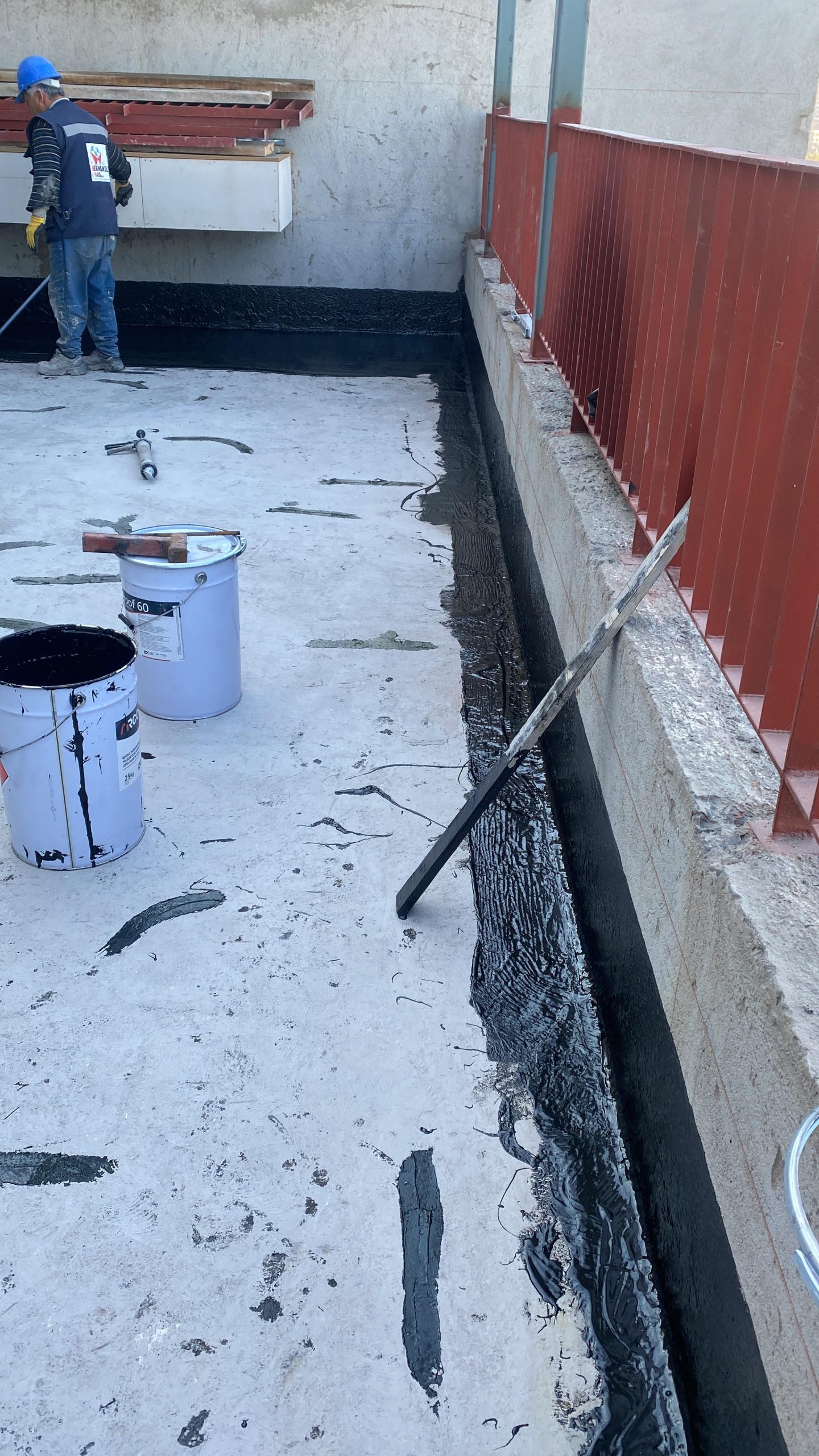 Edificio Los Avellanos, Poliuretano Confinado - Hernandez e Hija - Spa